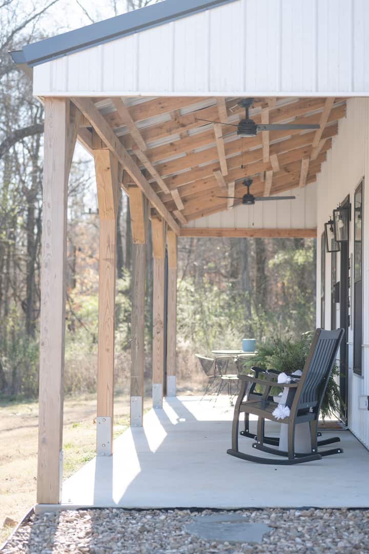 The Peach Cottage Near Horsehead Lake & Weddings - Clarksville, AR