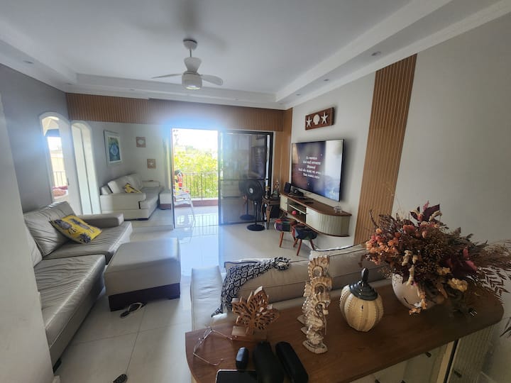 Apto Moderno| Pertinho Praia| 03 Dorms| Ar| Wi-fi - Guarujá
