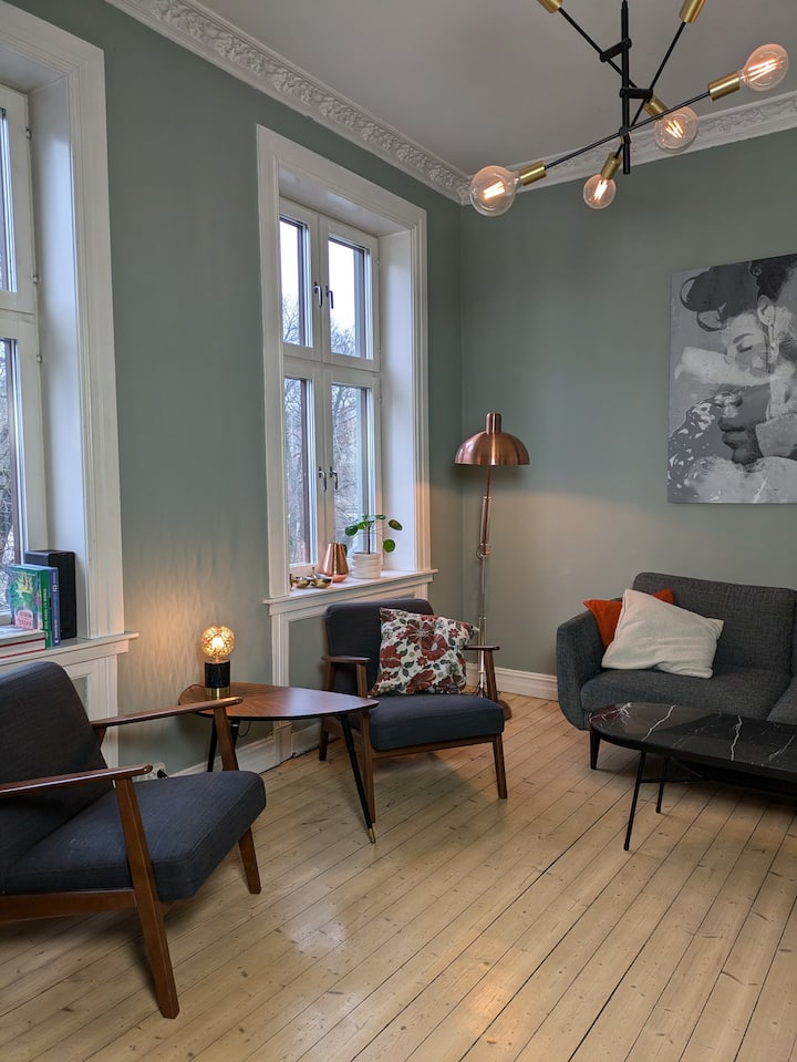 Sentralt V/botanisk Hage Ved Tøyen, Ink Parkering - Oslo