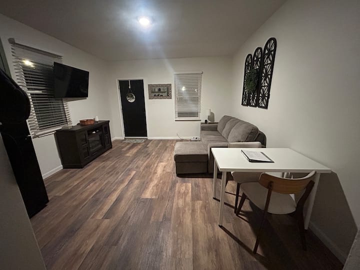 Cozy Apartment Near Downtown - 貝爾維爾