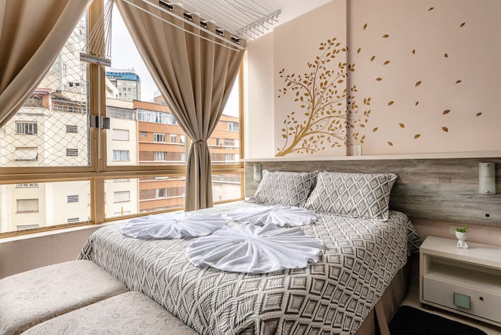 Apto Próx Faculdades, Bco, Metrô - Liberdade