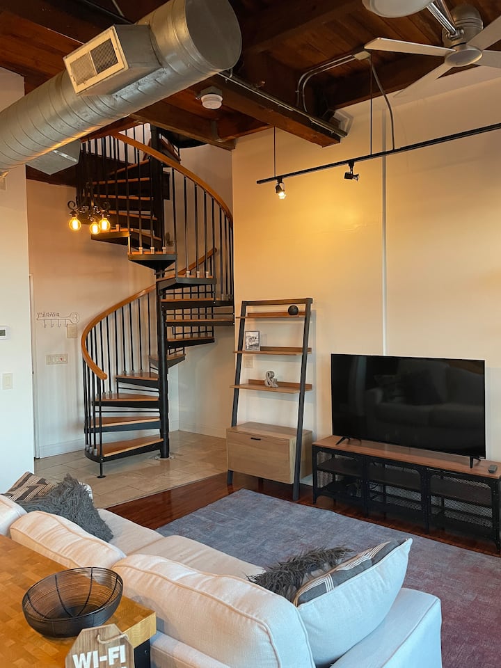 Loft In Aurora - Hollywood Casino Aurora