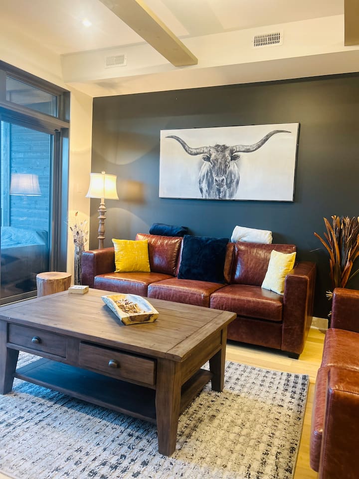 The Patrizia/no Cleaning Fee/ Free Village Shuttle - Mont-Tremblant