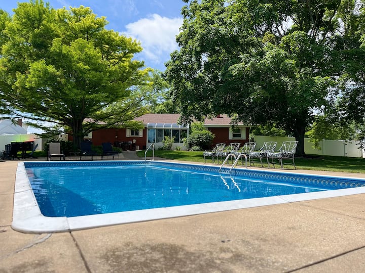 Family/pet Friendly 4br W Inground Pool & Hot Tub - Illinois