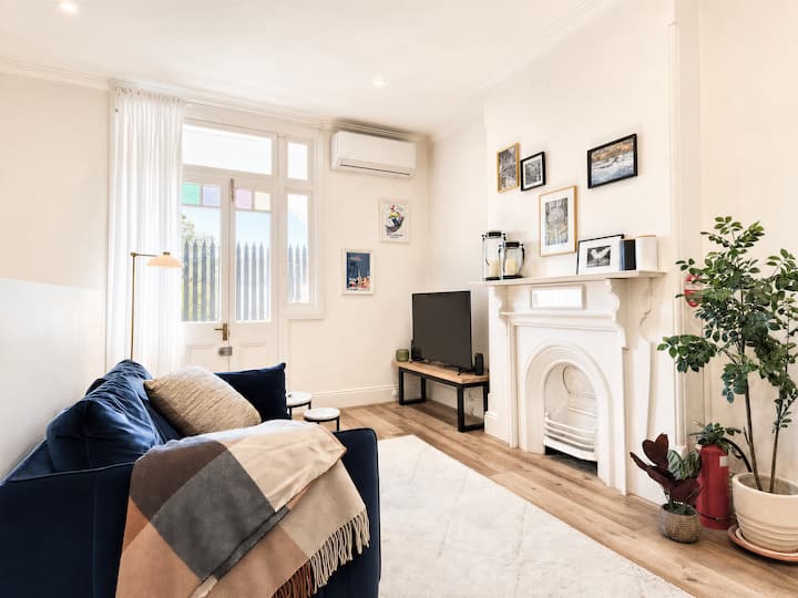 The Breeze In Mosman - Sidney, Avustralya
