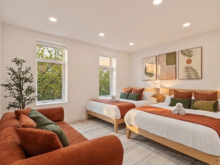 Nyc Group Stay | Full Townhouse + Outdoor Space - Manhattan, NY