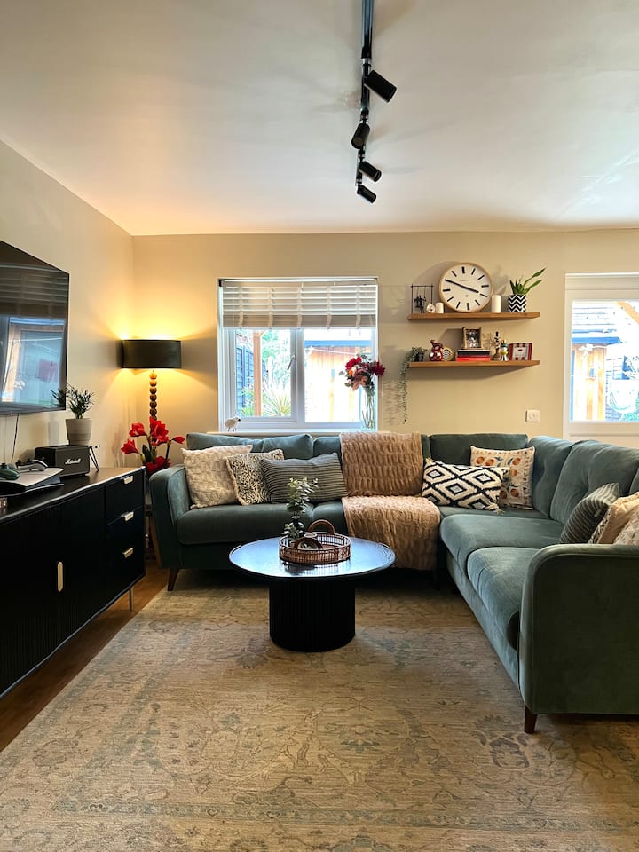 Charming Family Home With Gym - Henley-on-Thames