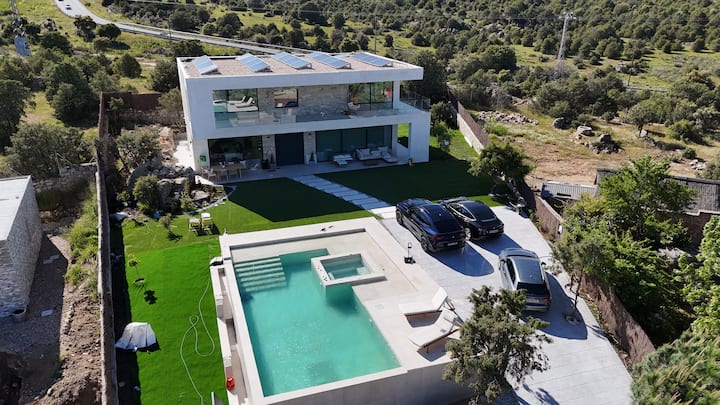 Chalet Con Piscina En Torrelodones - Torrelodones
