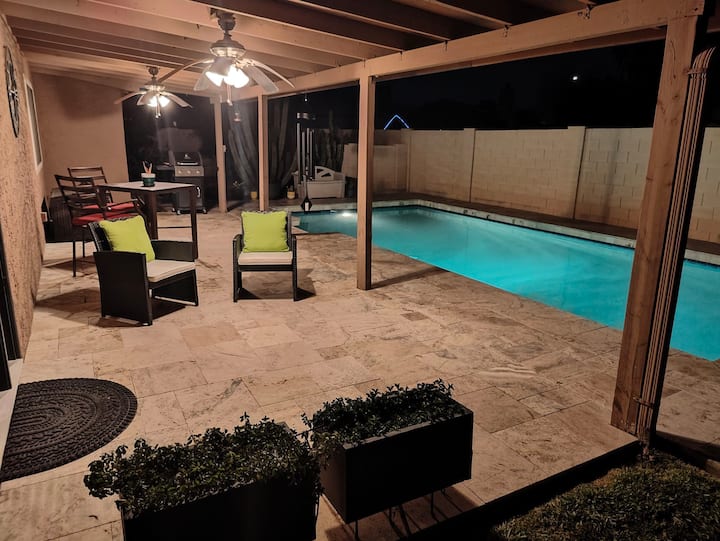 Beautiful Getaway Behind The Yellow Door - Splash Pad, Glendale