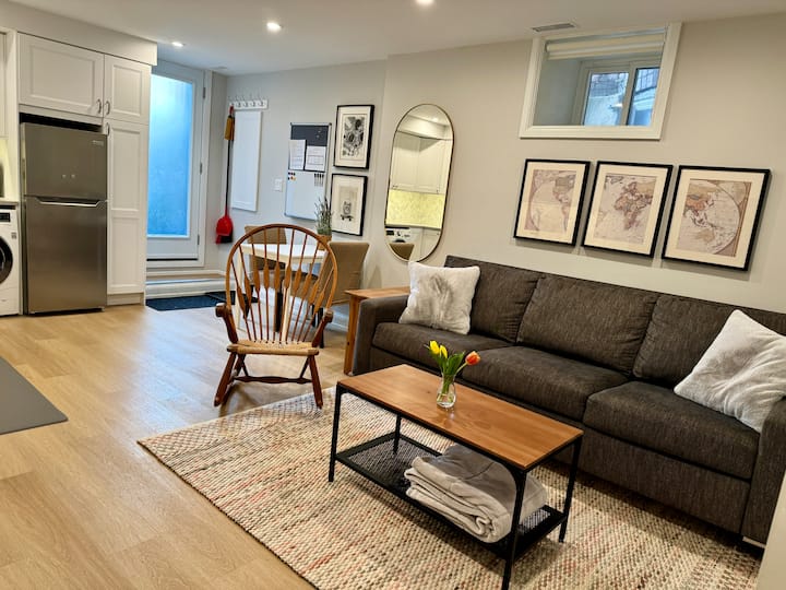 Modern, Newly Renovated Apartment - Toronto