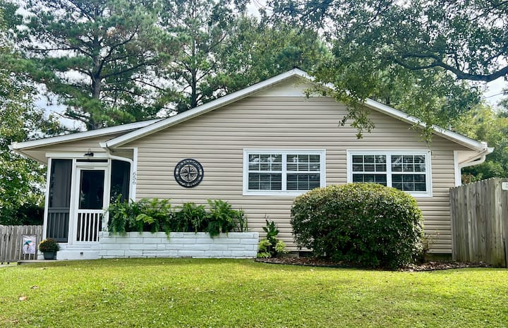 Shore House, With Private Boat Mooring Available. - Swansboro, NC