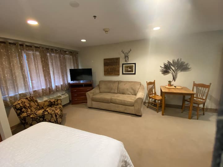 Quiet Studio Apartment 100 - Ponca State Park, Ponca