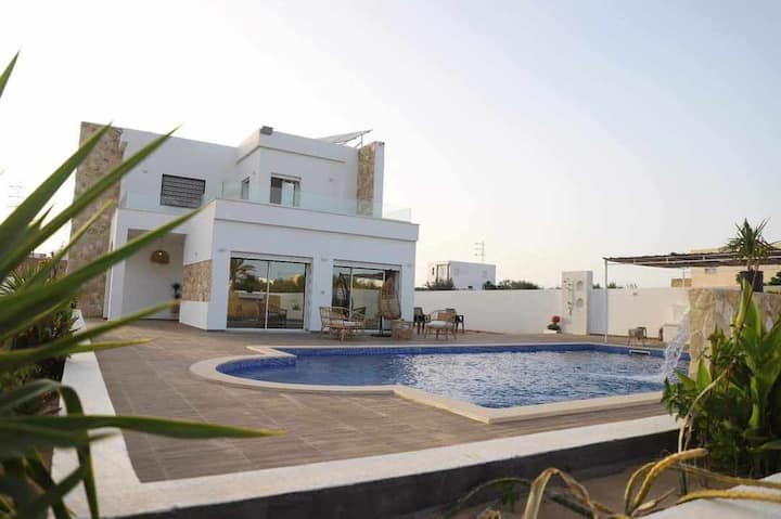 Belle Villa S+3 Avec Piscine - 