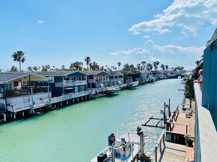 Waterfront W/ Dock | Sleeps 8 | Minutes To Spi - Port Isabel, TX