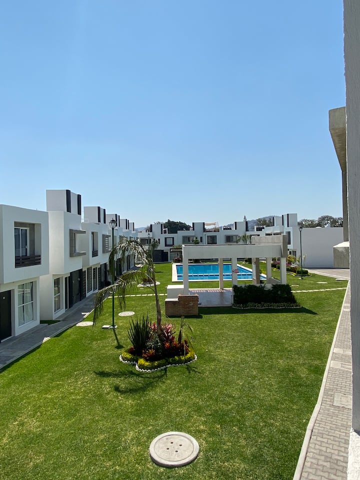 Preciosa Casa En Residencial, Areca Jiutepec. - 庫埃納瓦卡