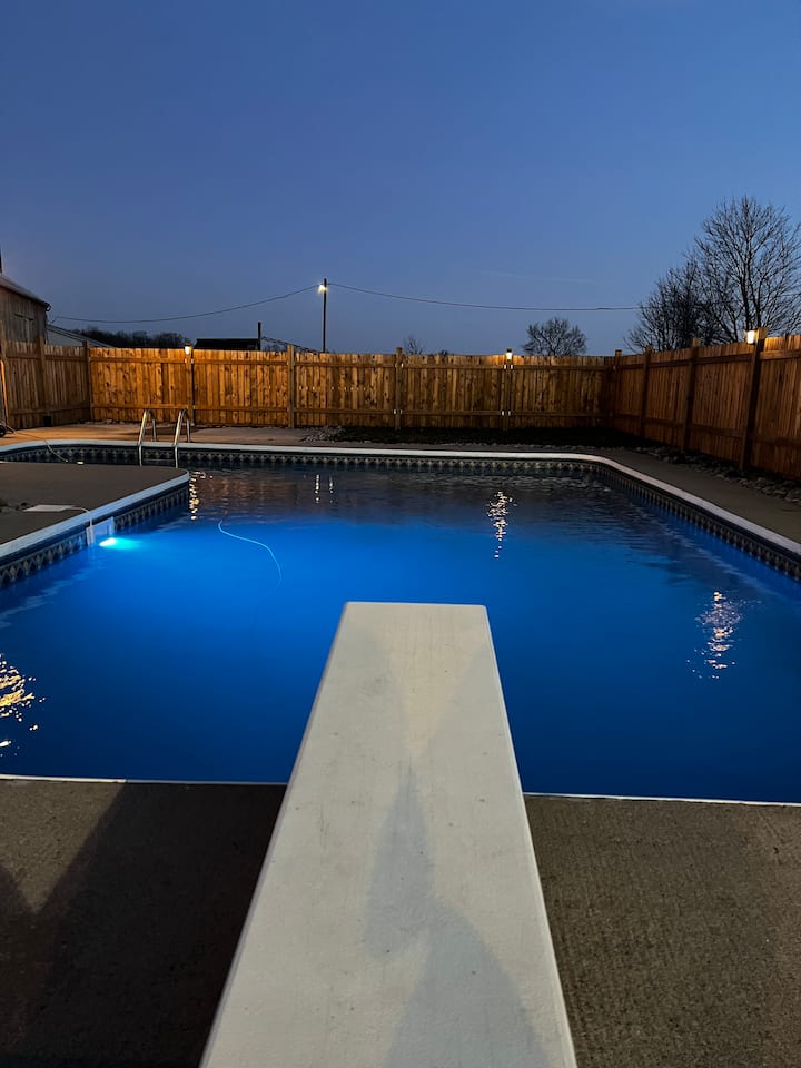 Cute Farmhouse Pool Hottub Sauna - Orillia