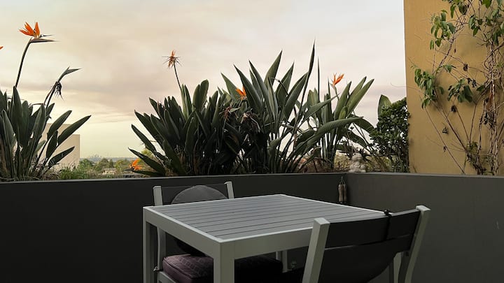 Moments Away -Sydney Pet Friendly Studio Apartment - Lewisham