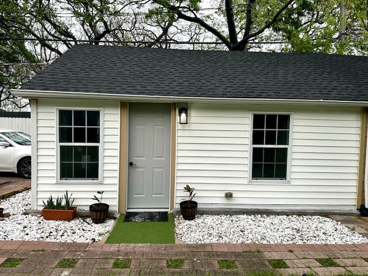Bluebonnet Bungalow - Fort Worth, TX