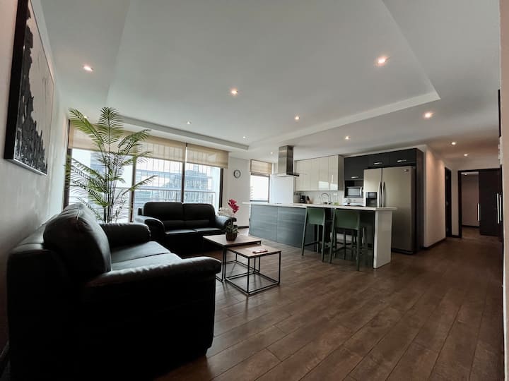 Cómodo Y Céntrico Apartamento En Z.10 / Fontabella - Guatemala