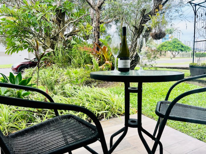 Ground Floor. 400m To Beach. Private Lu Garage - Sunshine Coast