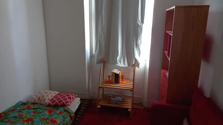 Quarto Vermelho Em Itajubá - Itajubá