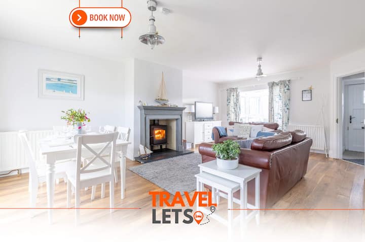 8 Guests, Private Garden, Located Near Beach - Downings