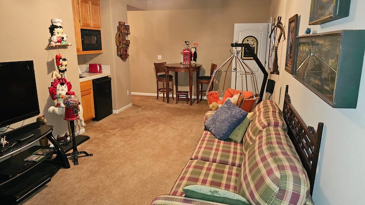 1-bedroom Suite With Partial Kitchen - Pittsburg, CA