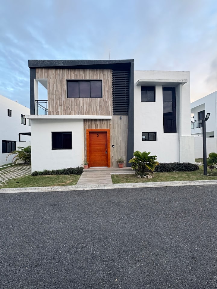 5 Bed Villa W/pool 5min To Beach - Punta Cana