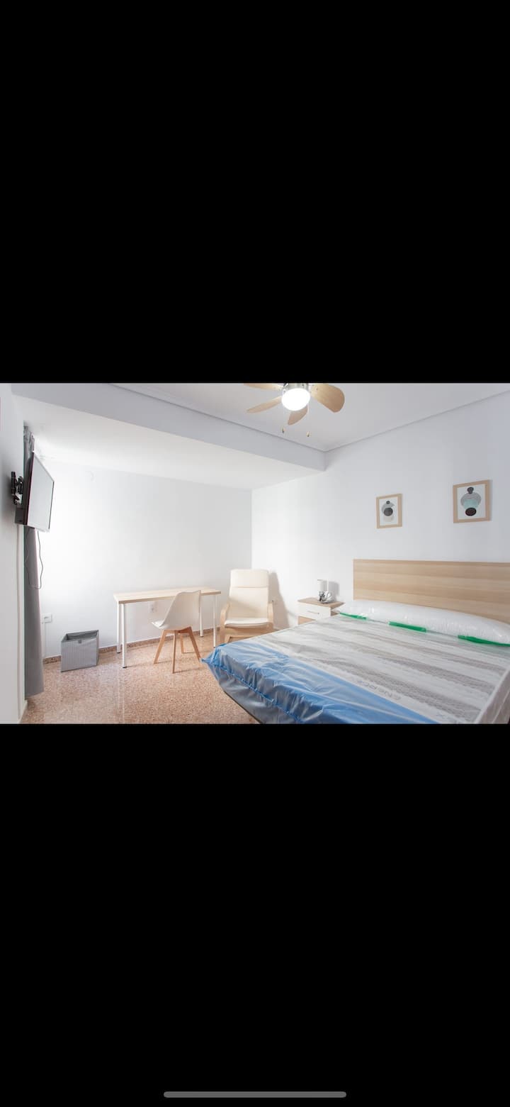 Habitación En Valencia - Burjasot