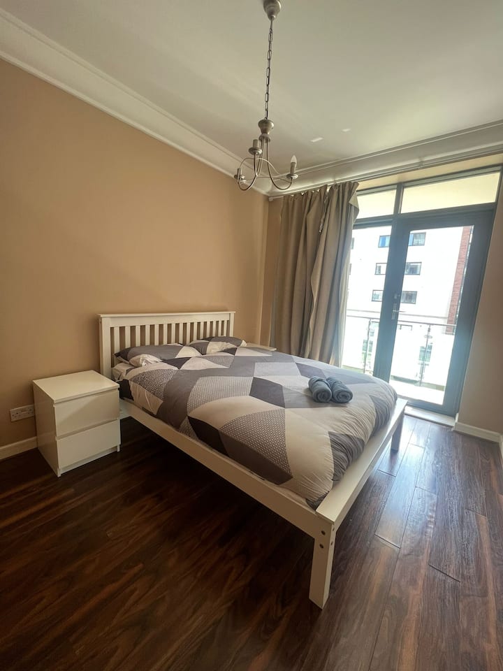 Entire Flat Next To The Liffey - Dún Laoghaire