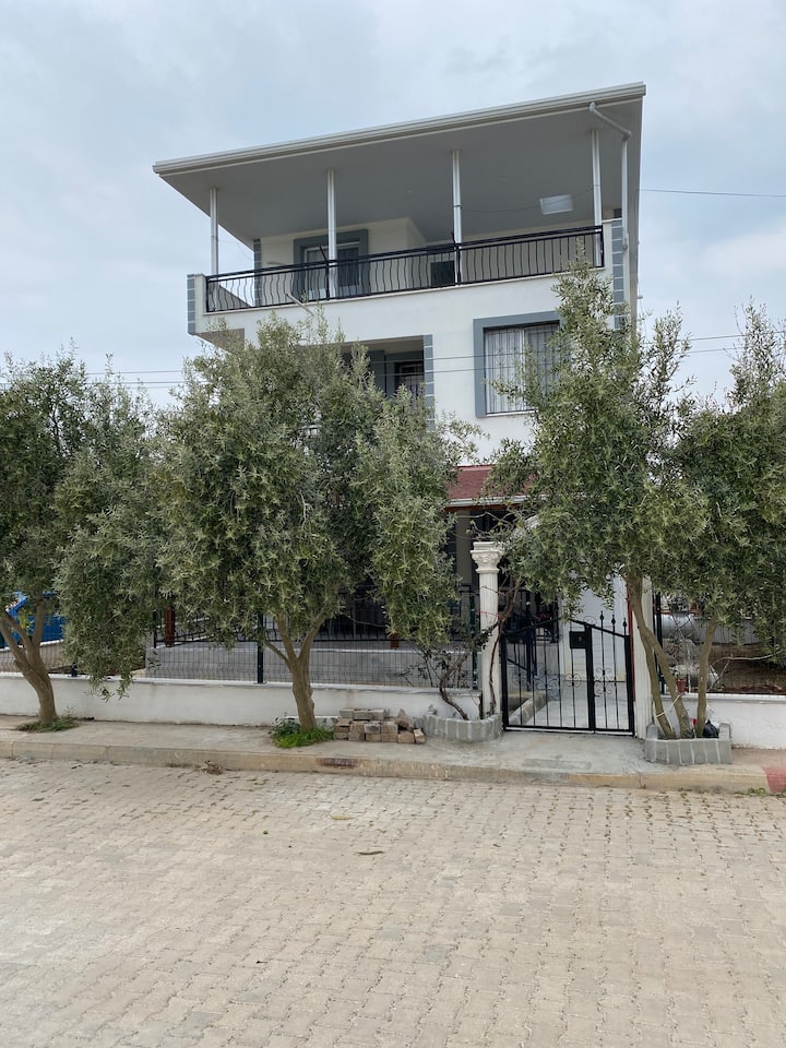 Altınkum’da Denize 10 Dakika Mesafede Aile Evi - Altınkum