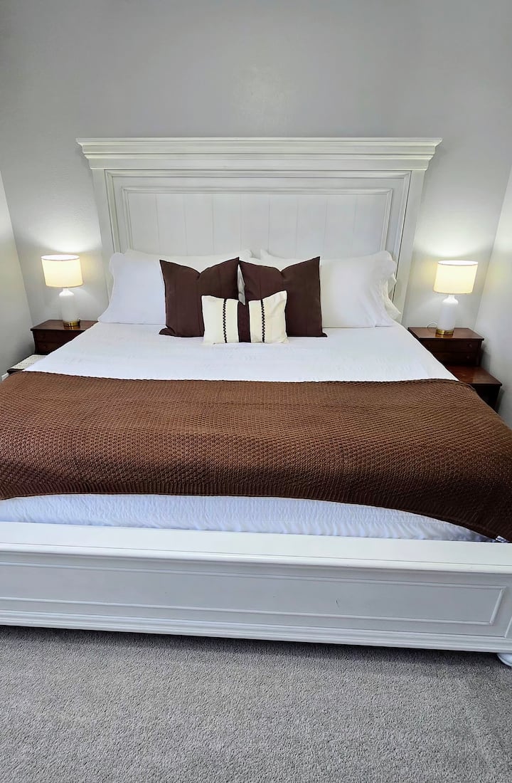 Serene Cozy Duplex - Helena