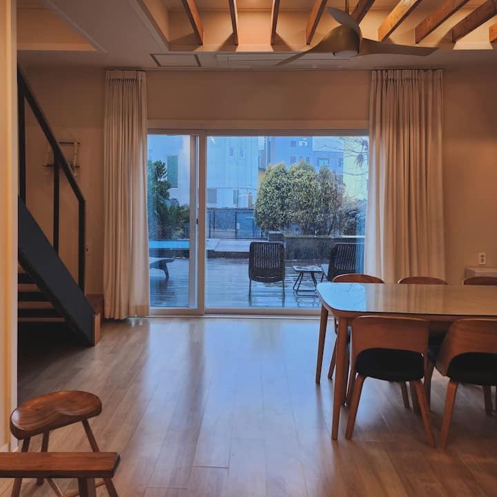 [연박할인]바/협재해변도보1분/독채/성인6최대8인/인원추가요금무료/야외바베큐무료/호미하우스 - Jeju-si