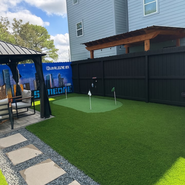 Min To Downtown Htx Luxe Escape With Backyard Golf - Houston, TX