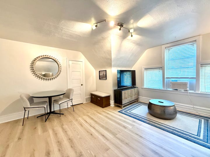 Downtown Slc Retreat: Free Parking+walkable! - University of Utah Hospital, Salt Lake City