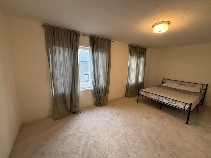 Beautiful 1 Bedroom 1 Bath - Brantford