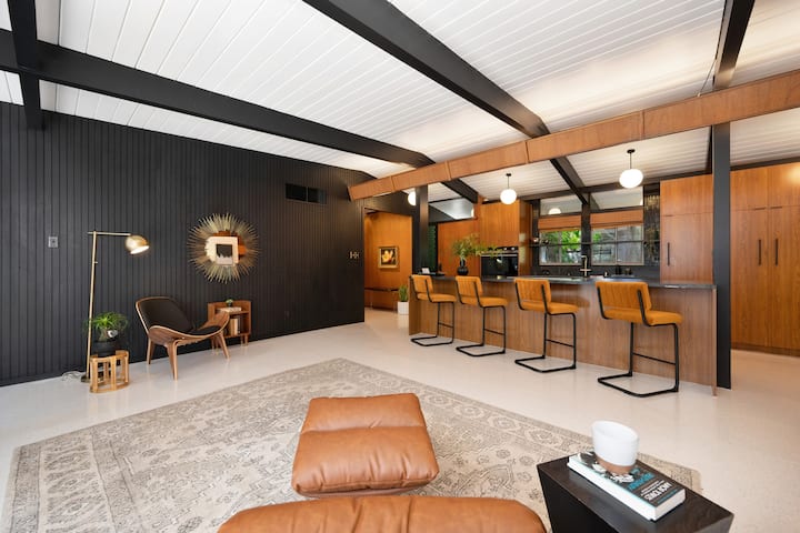 Eichler Mcm | Ping Pong, Netflix, Games - Sacramento, CA