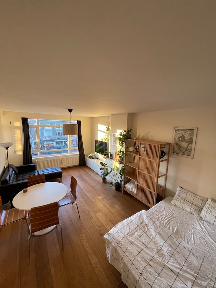 Grote Kamer Met Eigen Keuken En Balkon! - Monster