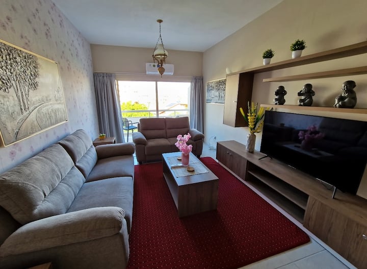 Theodora Spacious Central Apartment - Lárnaca