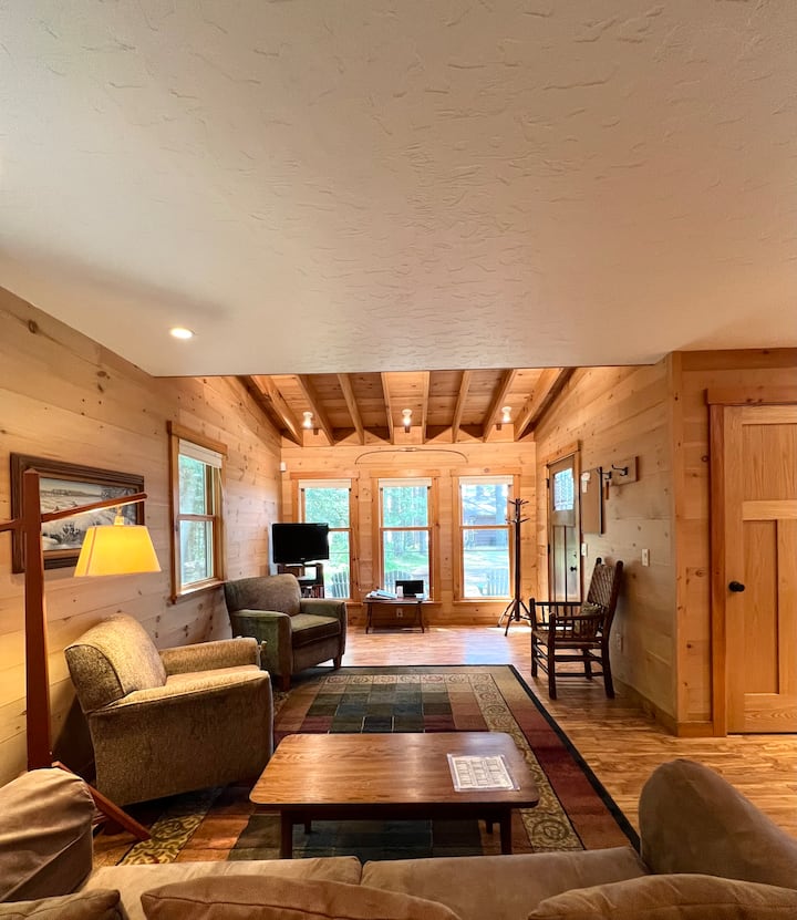 Mw Chain Hideaway | 2 Beds + Private Dock - Lake of the Torches Resort Casino