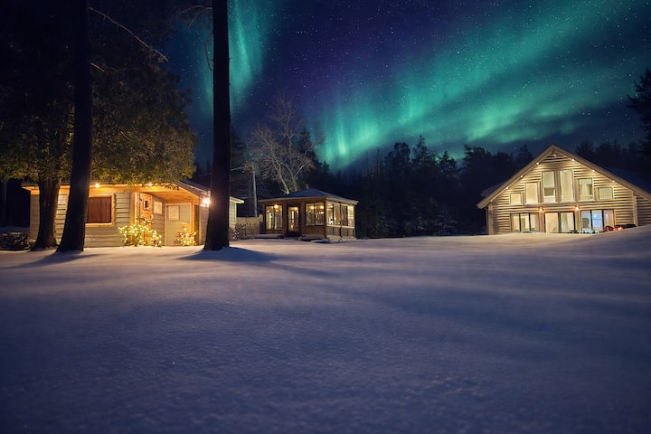 Luxurious Lakefront Log Home! - Windemere Township