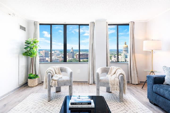 Downtown Hartford Condo · City Views & Xl Center - Hartford, CT