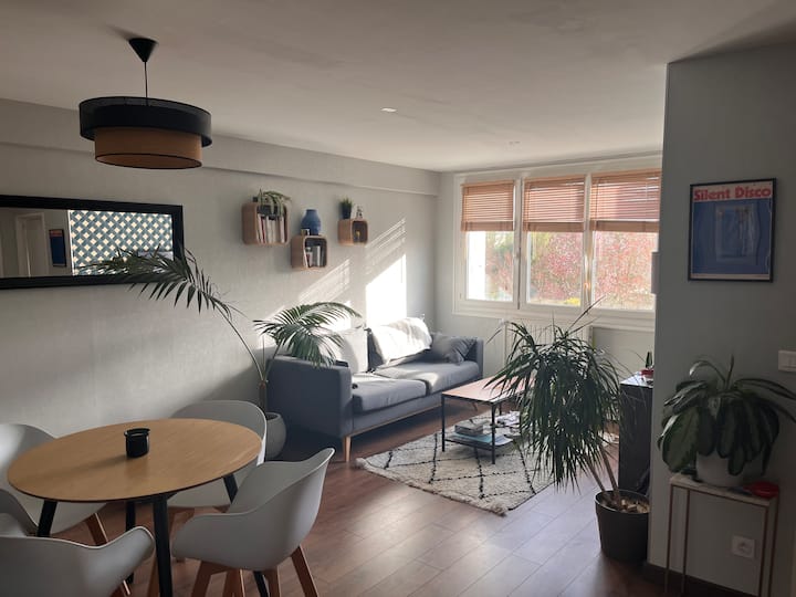 Appartement Entier
2 Chambres - Saint-Jacques-de-la-Lande