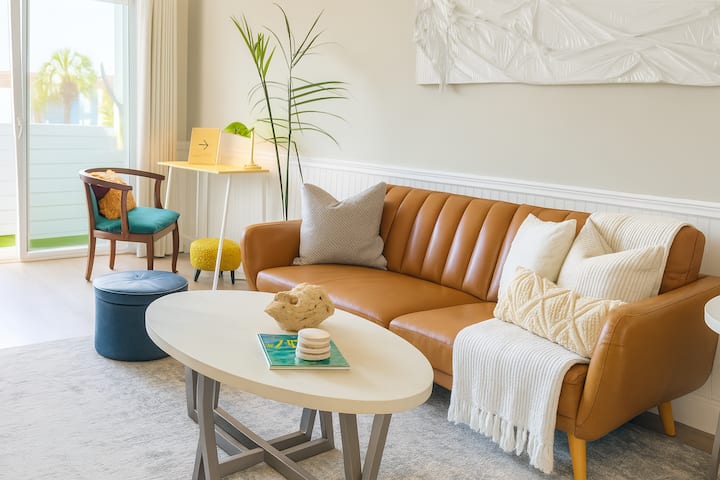 Laidback Townhome | 2bd + Walk 2 Beach + Eats - Fort Walton Beach, FL