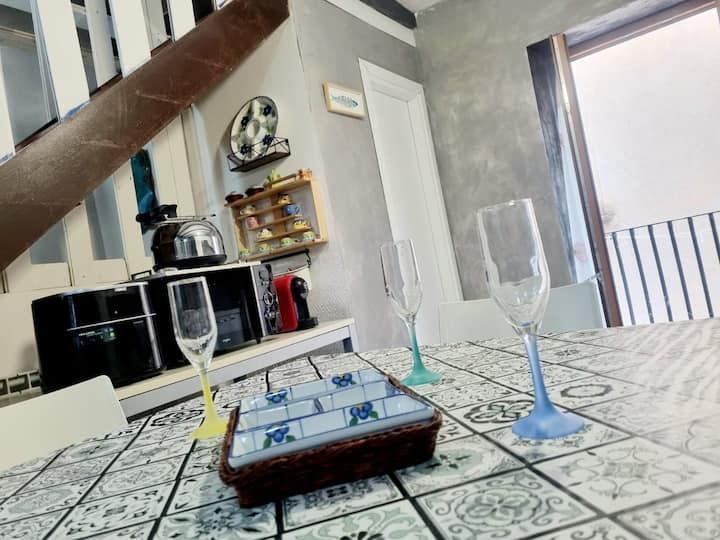 Casa Vacanza  Nei Vicoli Di Lipari , Marina Corta. - Lipari