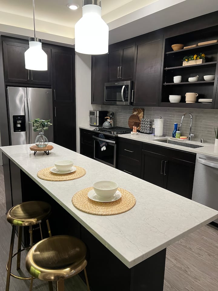 Luxury 1 King Bed/1b - Great For Long Term - Irvine, CA