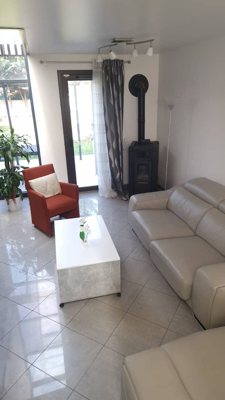 Belle Maison, Paris, Jo, Cdg. - Roissy-en-France