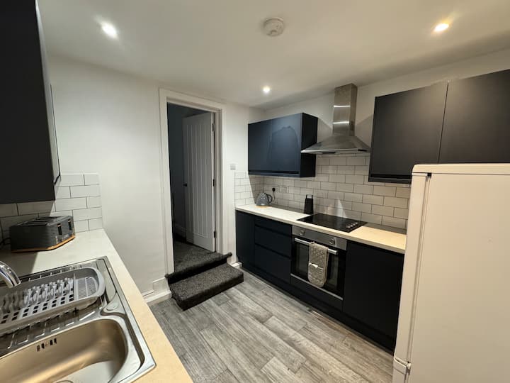 Brand New 5 Bedroom / 9 Person / Nr Saltend! - Hull