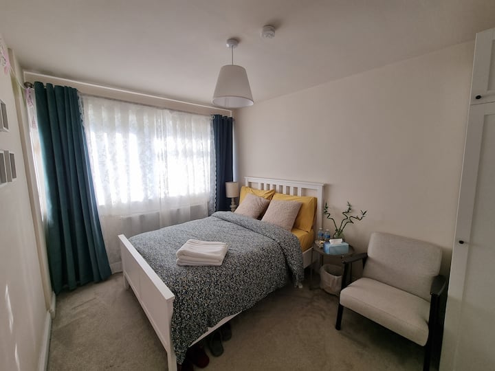 Jasmine/ Room With Ensuite - Barnet