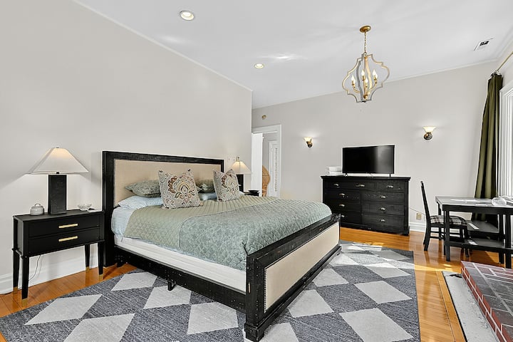 Private Bedroom In Castlemere - Indianapolis